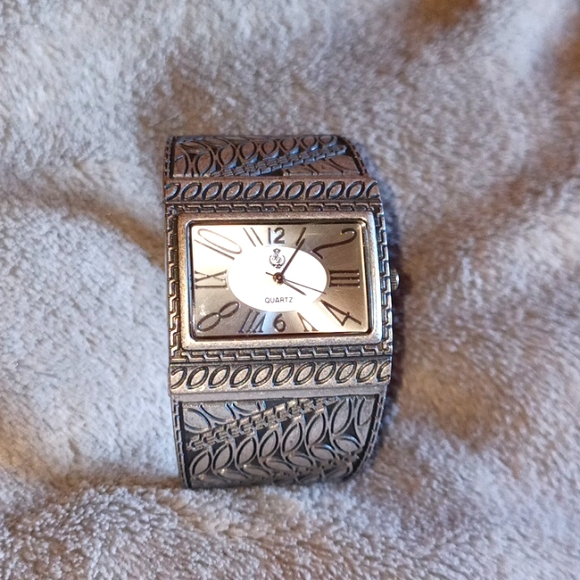 Premier Designs | Accessories | Premier Designs Cuff Bracelet Watch ...